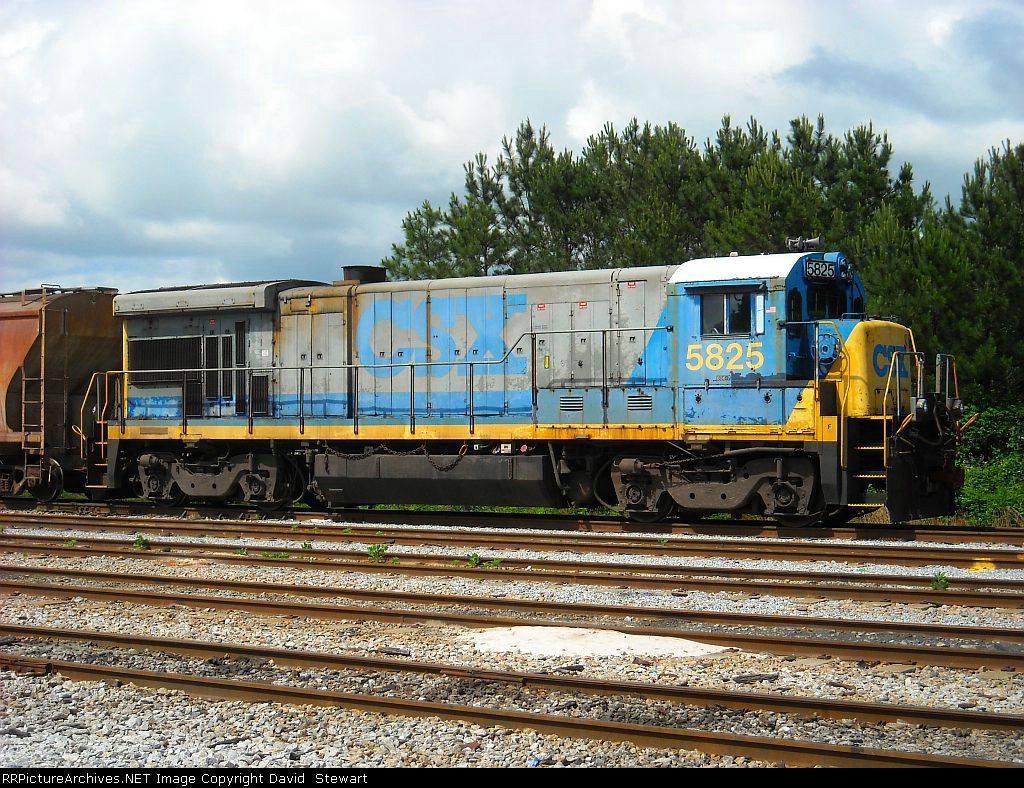 CSX B36-7 5825